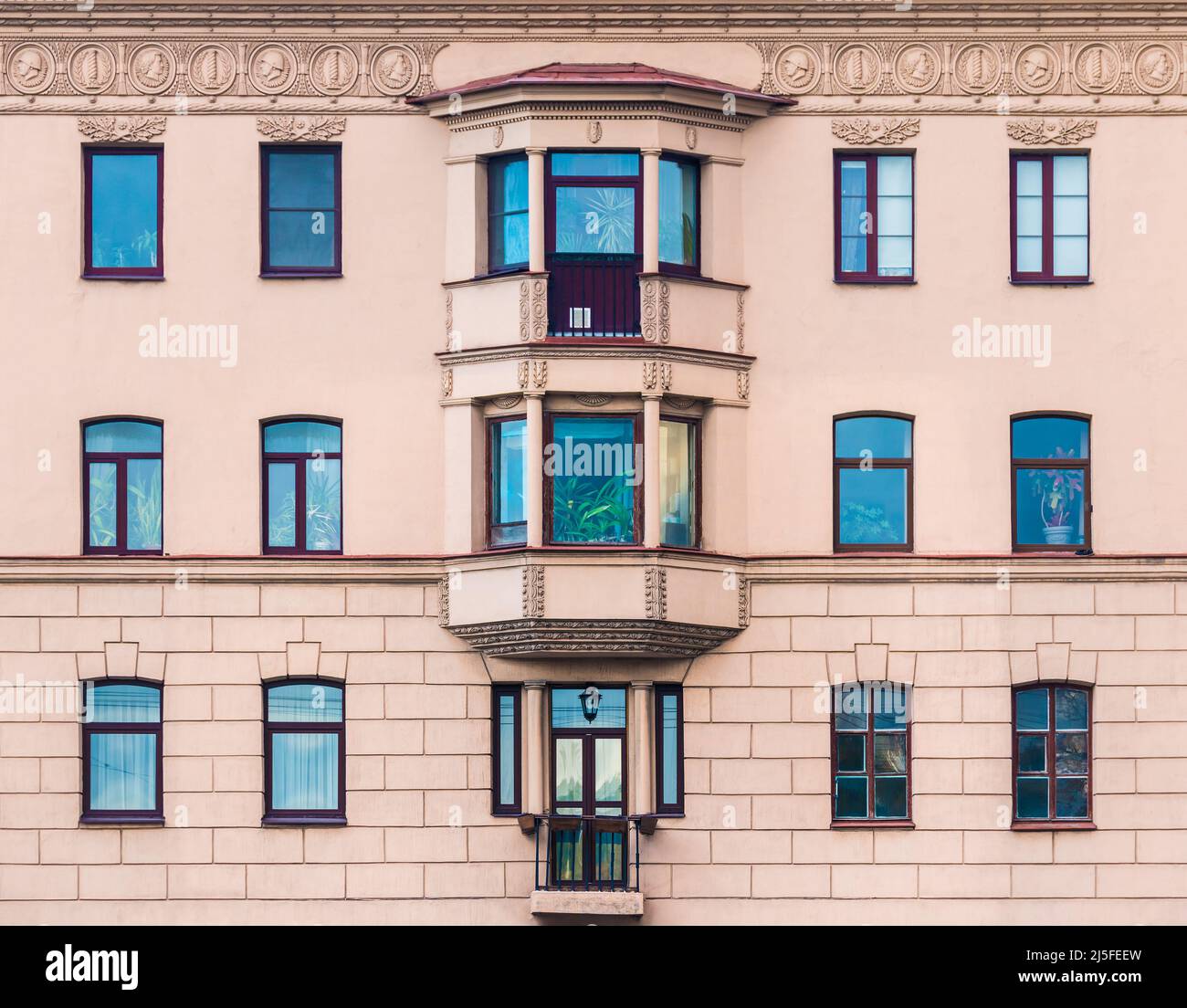 Exterior bay window in hi-res stock photography and images - Alamy
