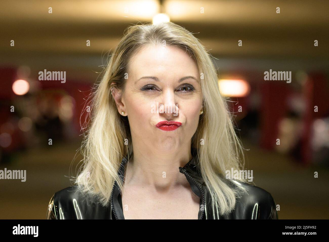 Puckering up hi-res stock photography and images - Alamy