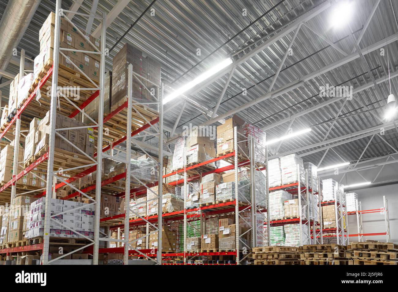 Tier of shelves hi-res stock photography and images - Alamy