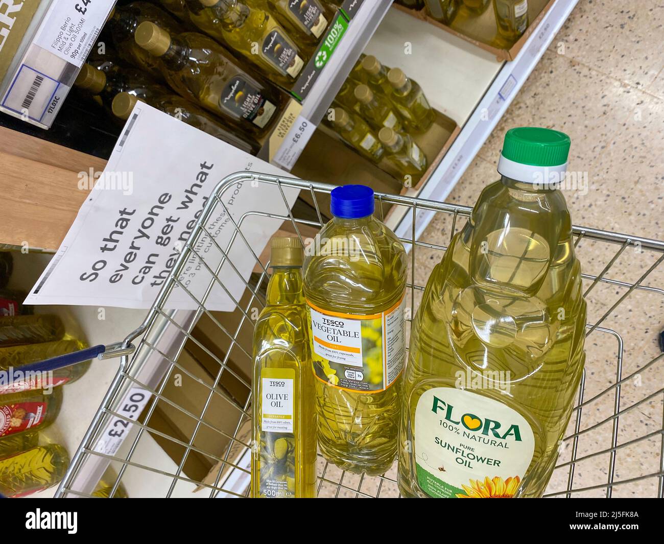 Amount of oil hi-res stock photography and images - Alamy