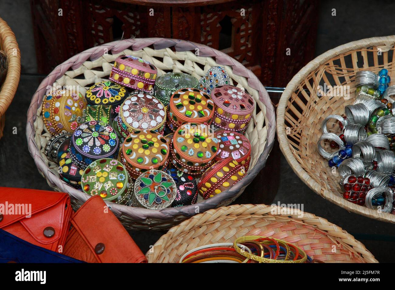 Arab souk in the old town of Granada Stock Photo - Alamy