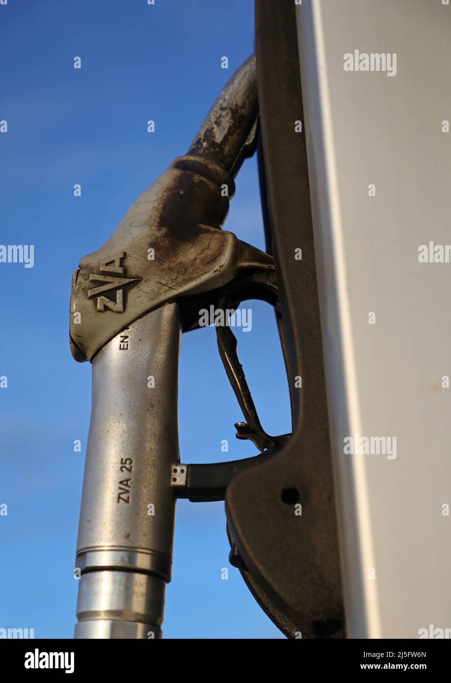 Shell truck hi-res stock photography and images - Alamy