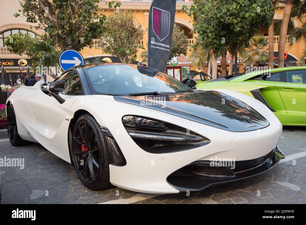 Car speed uae hi-res stock photography and images - Alamy