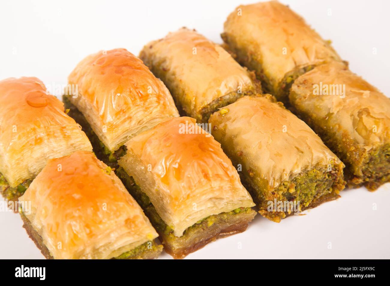 Baklava with pistachio, one of the most beautiful desserts of Turkish ...