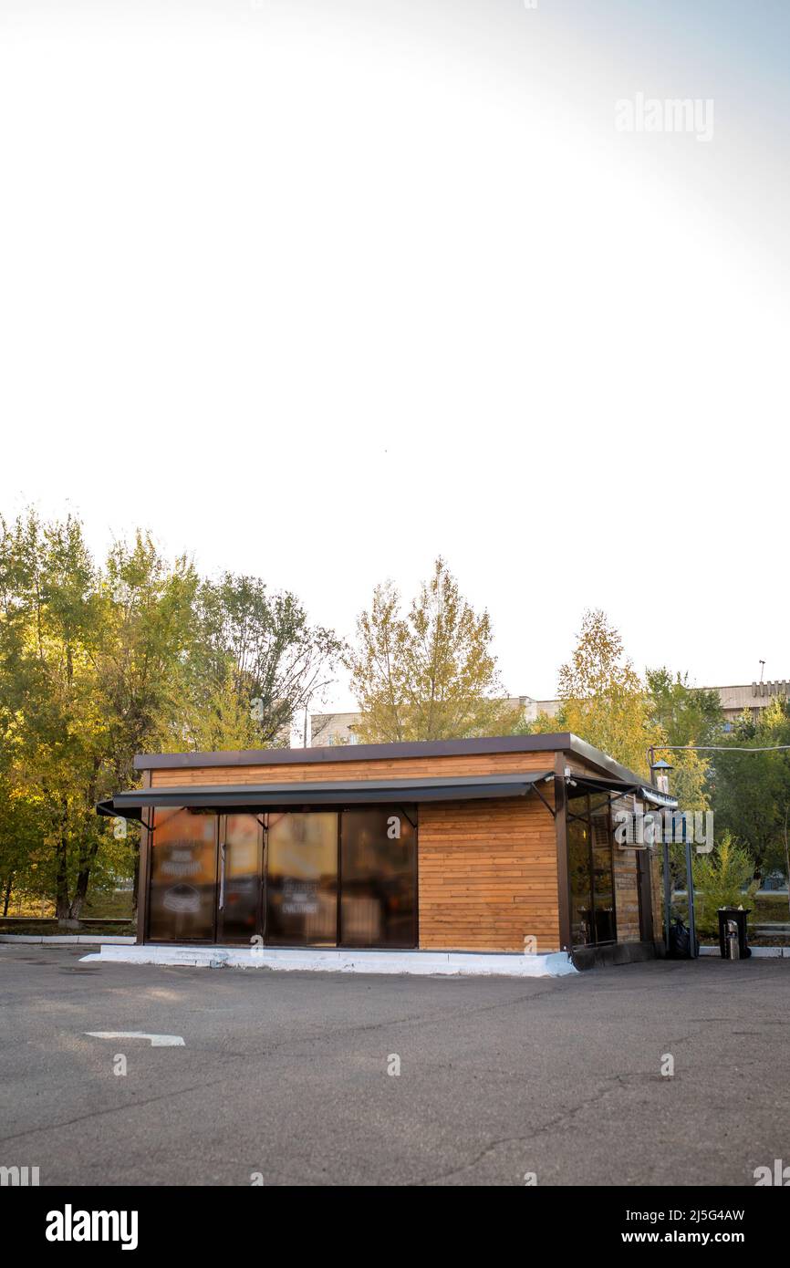 Fast food building hi-res stock photography and images - Alamy