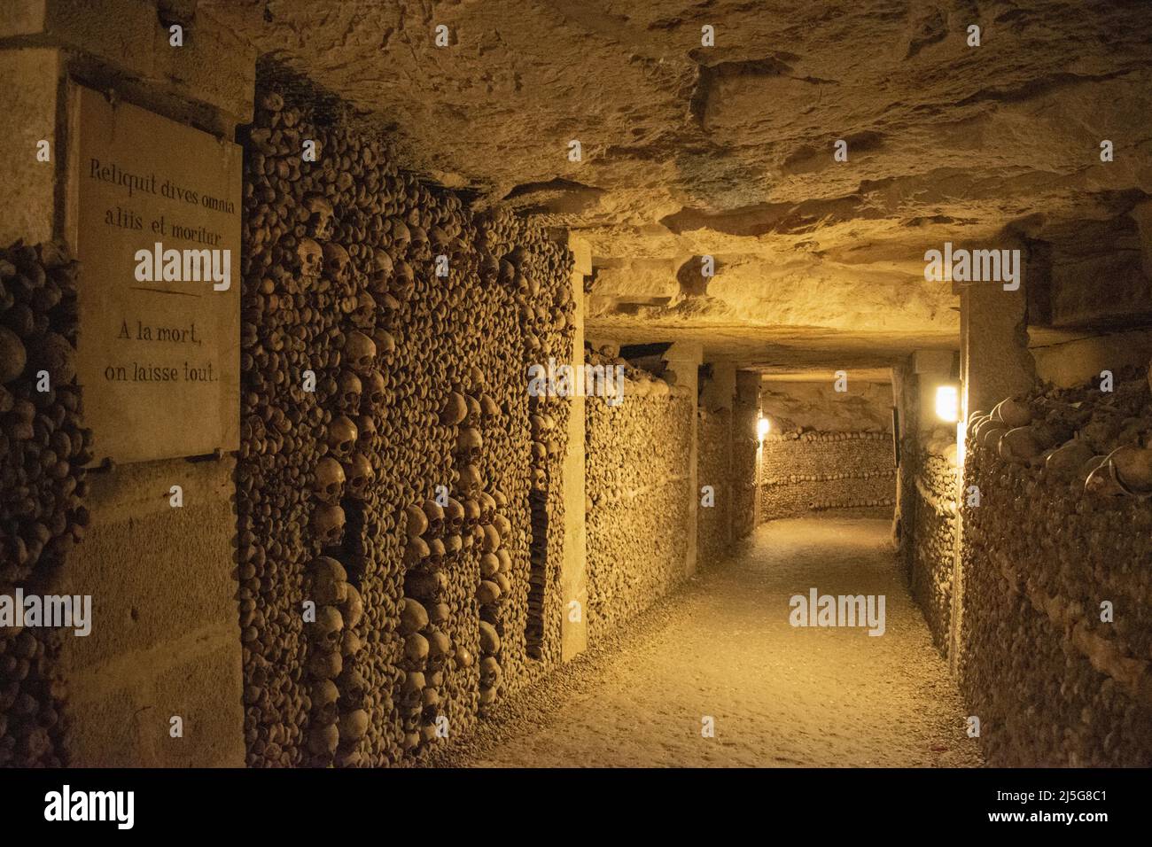 Paris: latin and french inscriptions “The rich man leaves all others ...