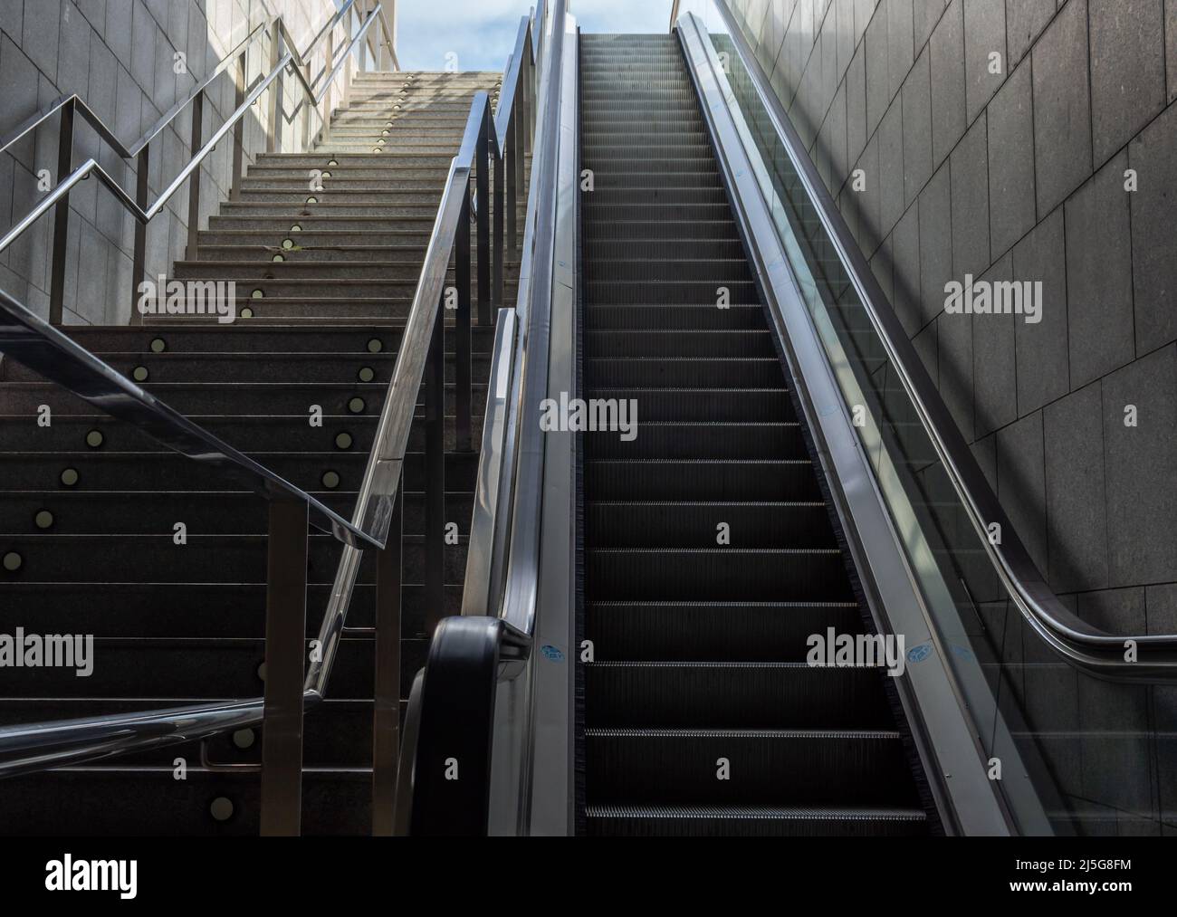 Train stairs hi-res stock photography and images - Alamy