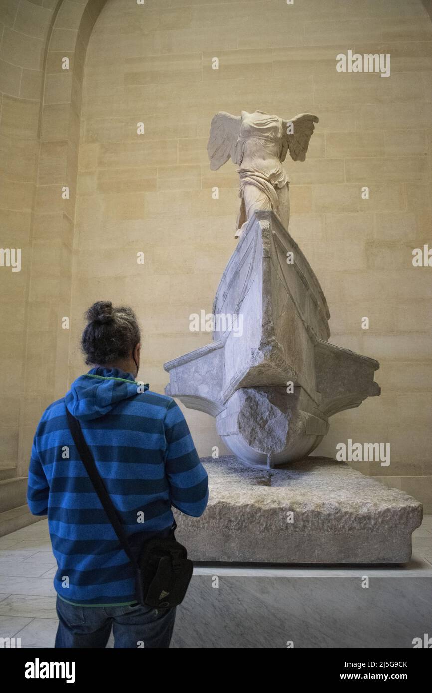 Paris, France: the Winged Victory of Samothrace, or the Nike of ...