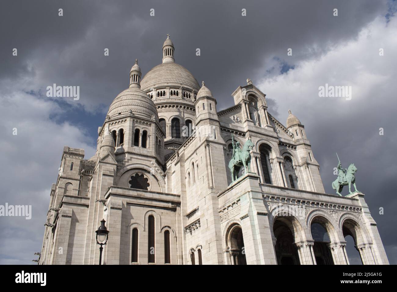Paris, France: Basilica of the Sacred Heart, Roman Catholic church ...