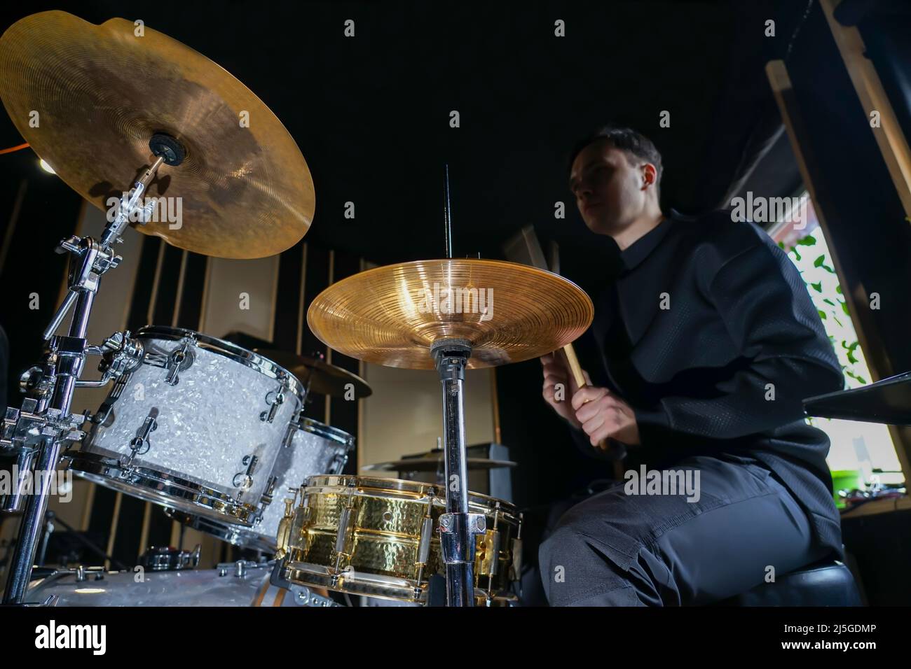 Drum set player hi-res stock photography and images - Alamy