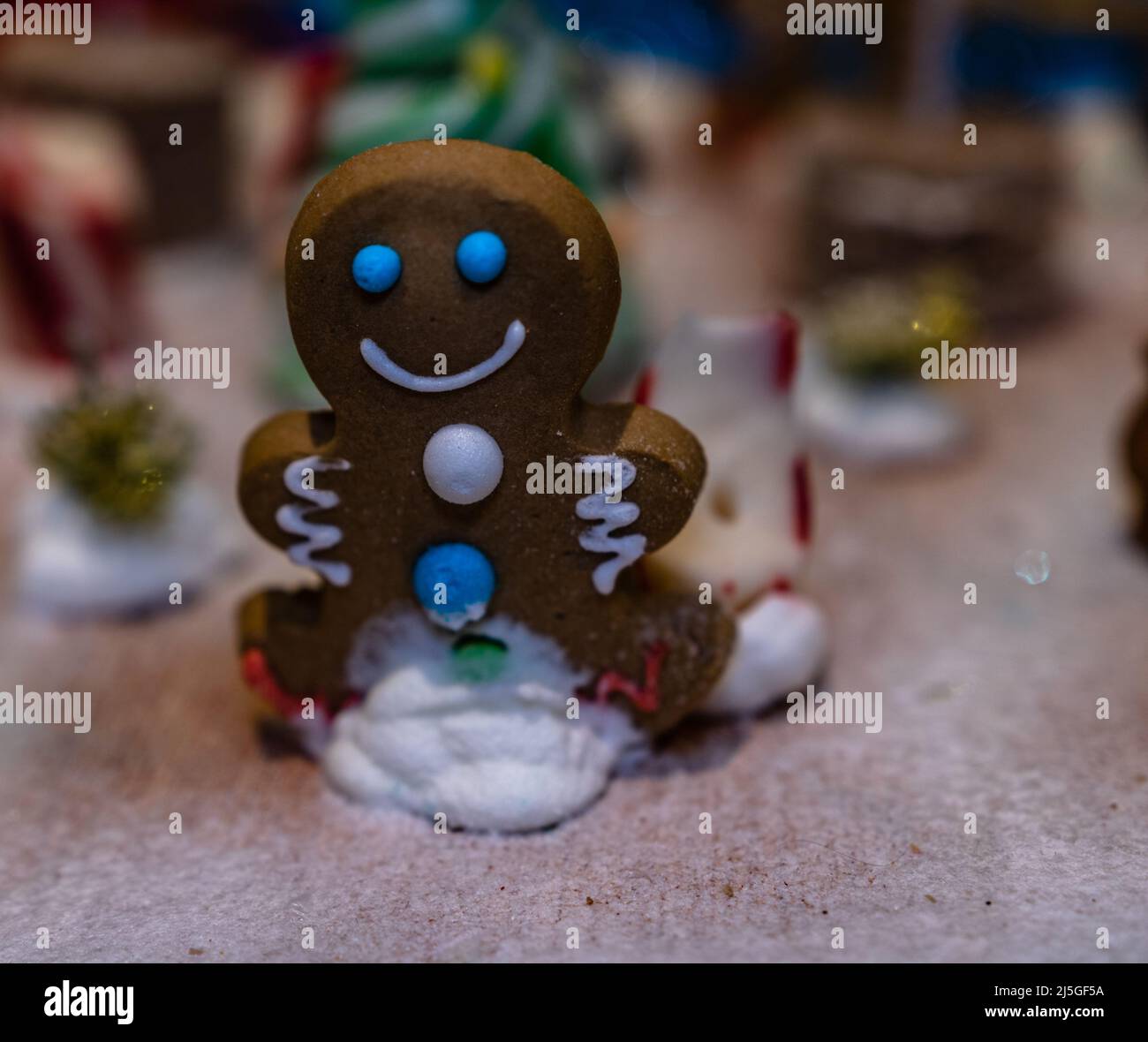 Gingerbread man face close up hi-res stock photography and images - Alamy
