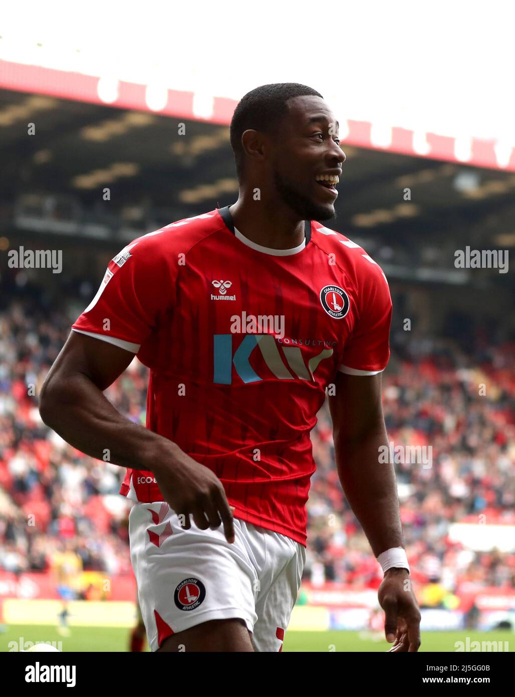 Charlton athletic 2022 23 celebrates hi-res stock photography and ... Charlton athletic 2022 23 celebrates hi-res stock photography and ...