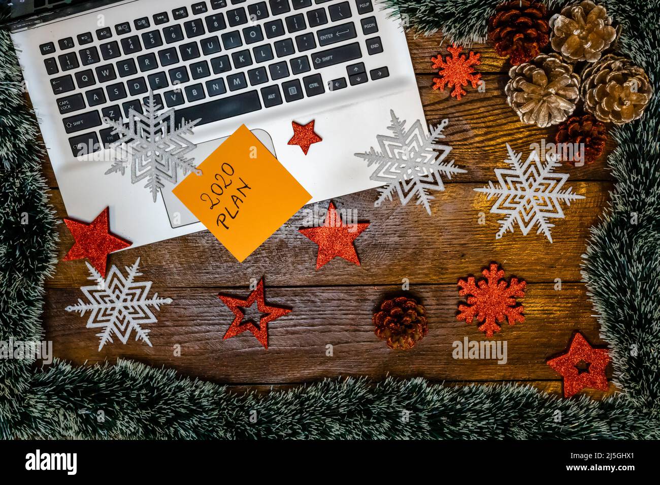 Sticky note christmas tree hi-res stock photography and images - Alamy