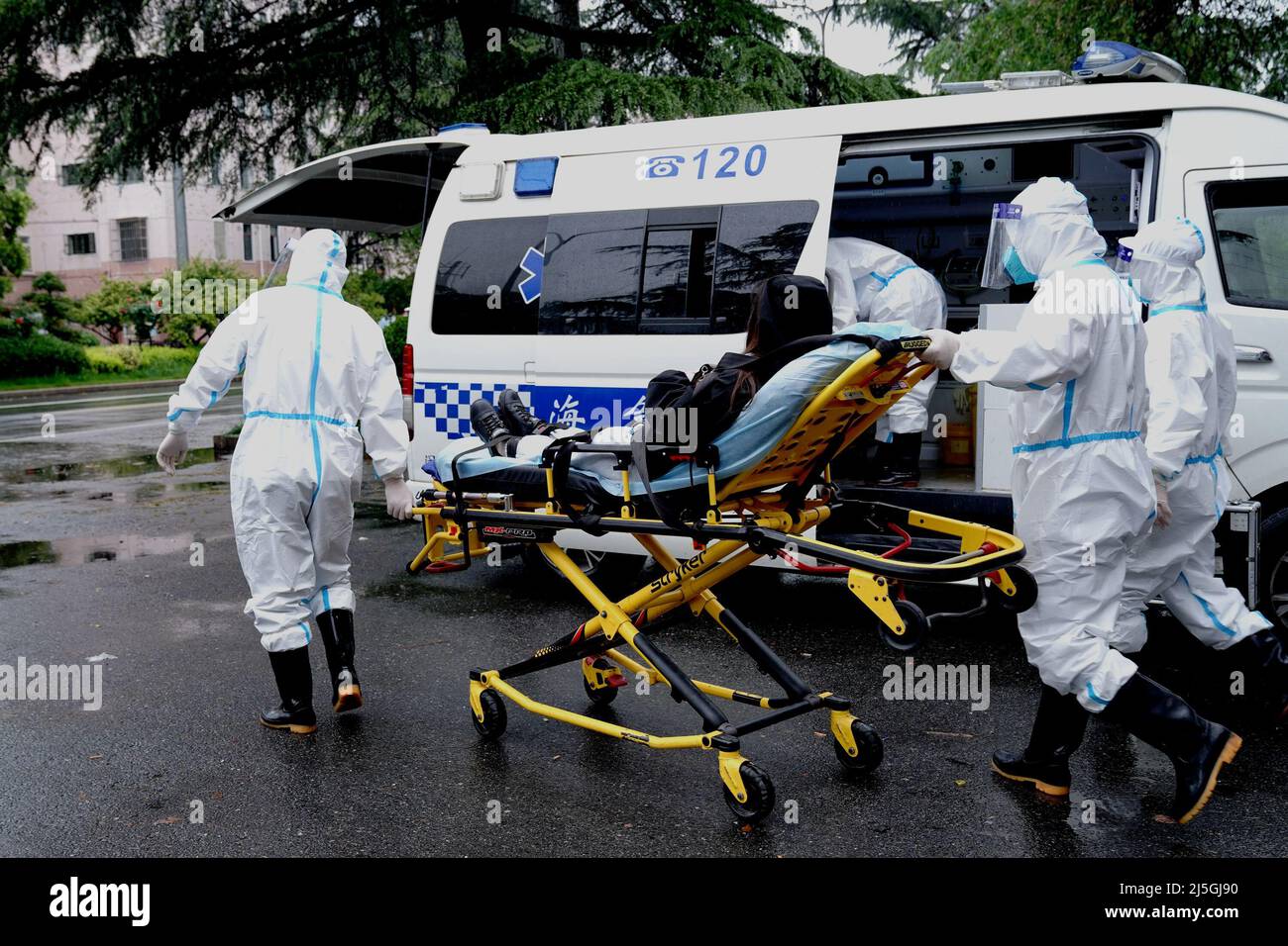 Shanghai ambulance hi-res stock photography and images - Alamy