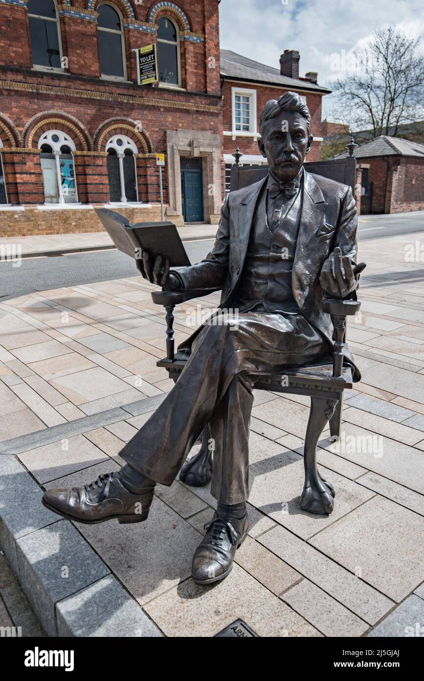 The bronze statue of Arnold Bennett in Bethesda St Stoke-On-Trent Stock ...
