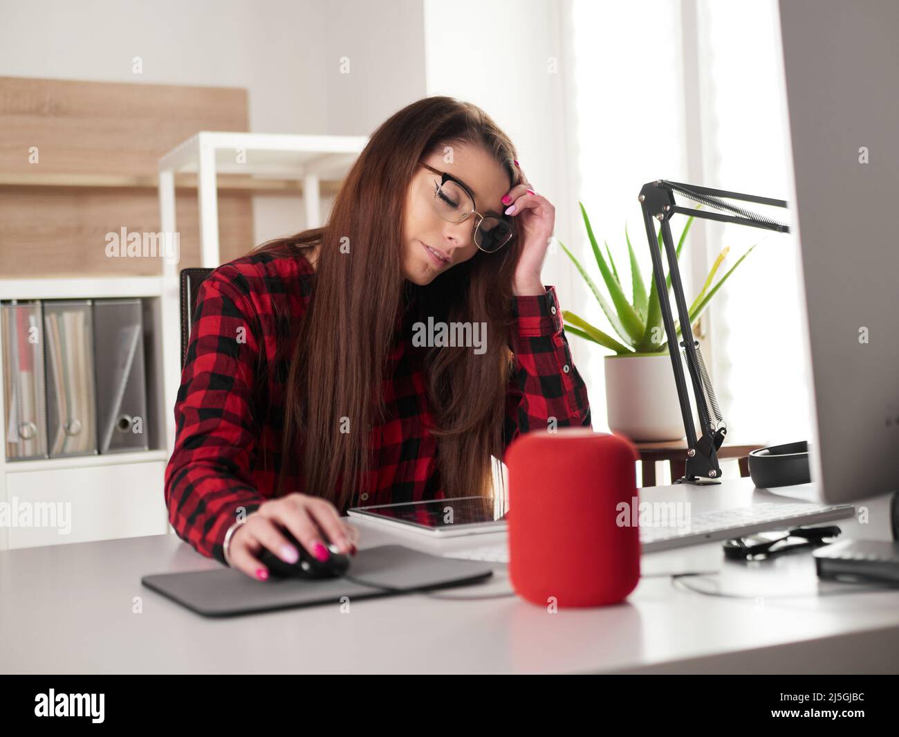 Headaches hi-res stock photography and images - Alamy Headaches hi-res stock photography and images - Alamy