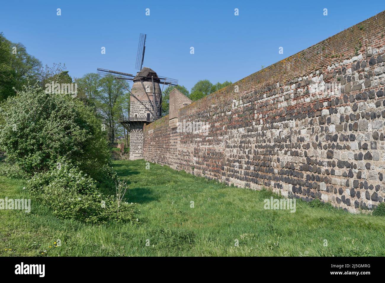 historic medieval customs station Zollfeste Zons,Rhine River near ...