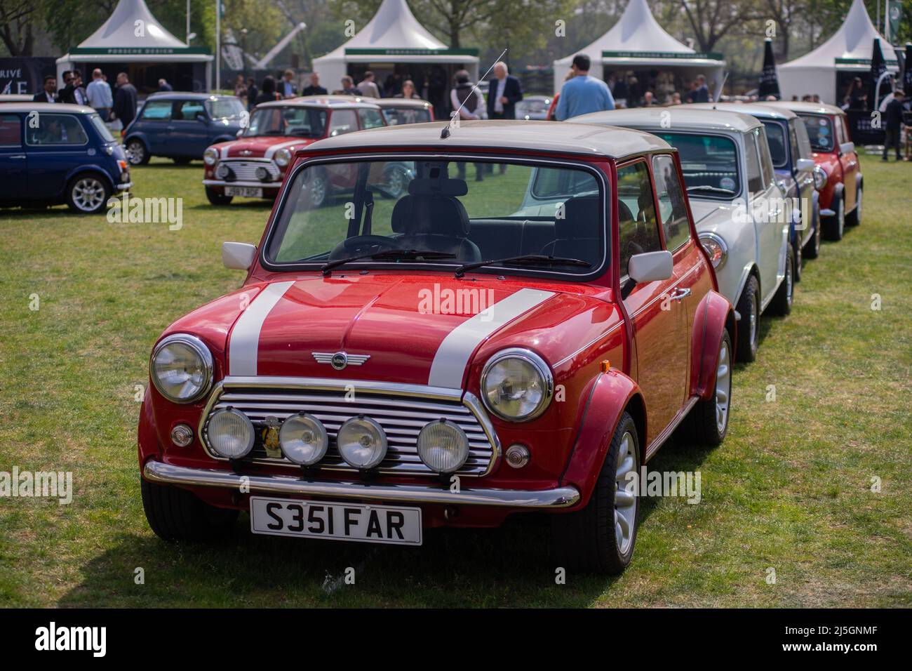 Supercars in chelsea hi-res stock photography and images - Alamy