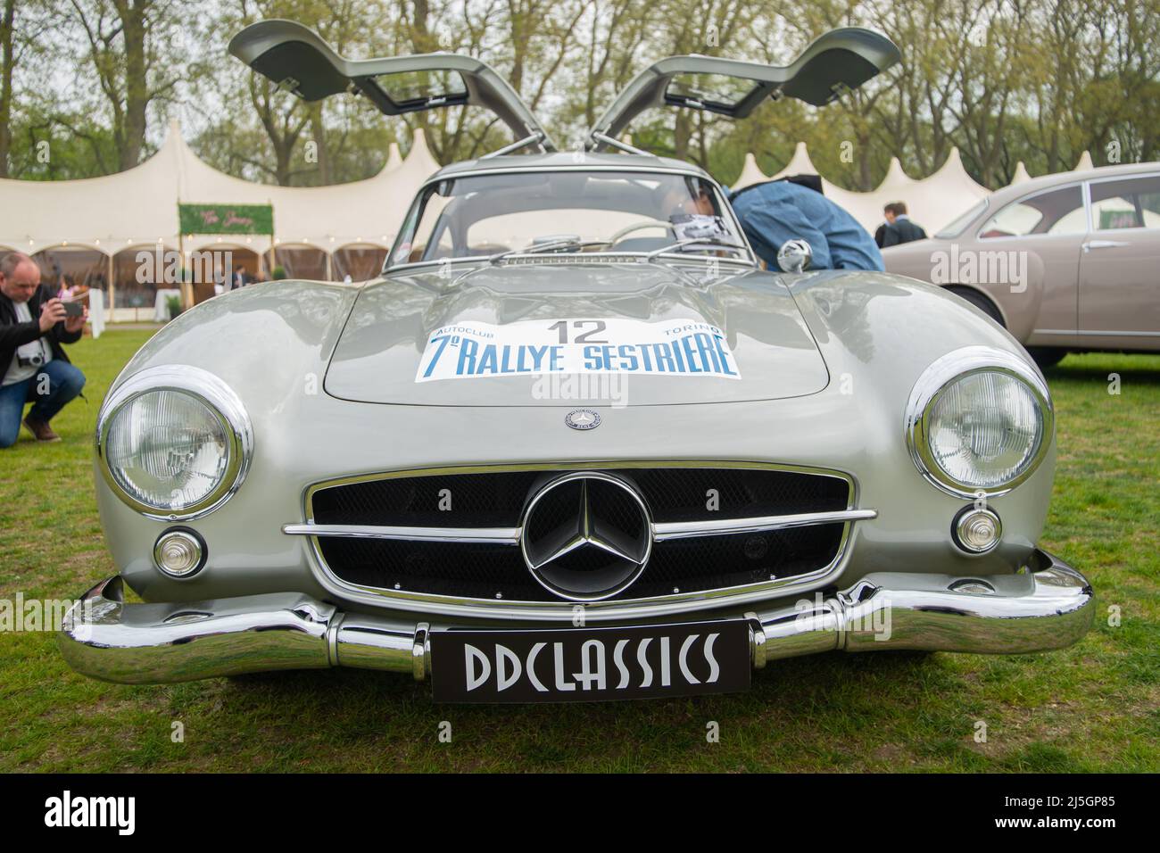 Chelsea car show in royal hospital hi-res stock photography and images ...