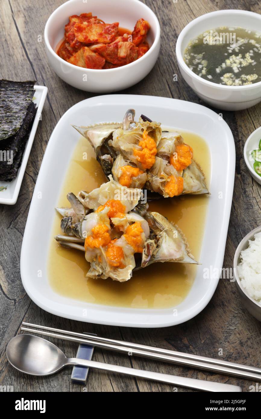 ganjang gejang ( raw gazami crabs marinated in sweet spicy soy sauce ...