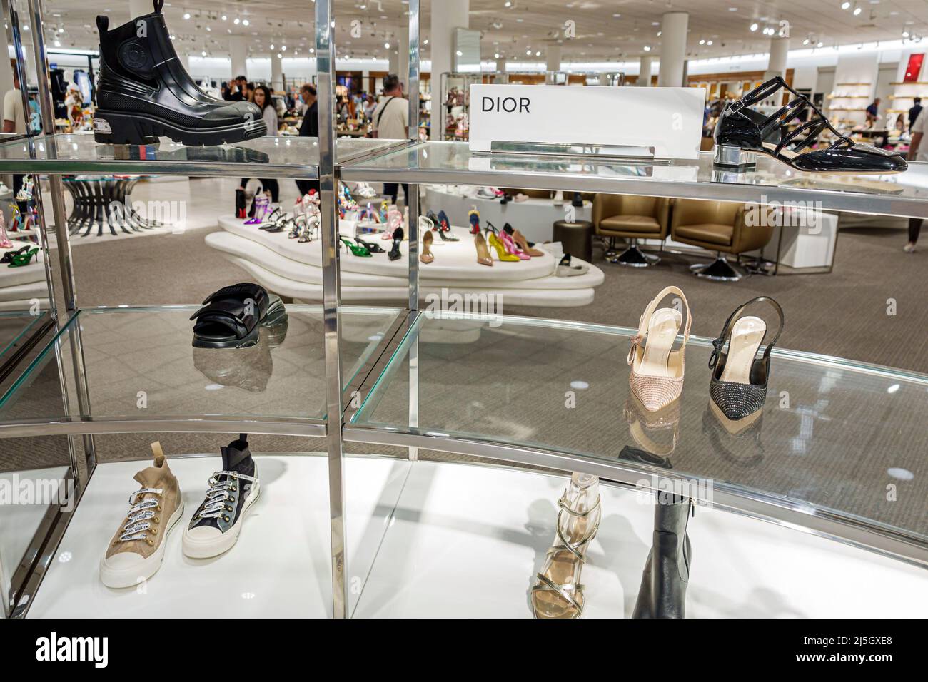 Dior Store Interior High Resolution Stock Photography and Images - Alamy