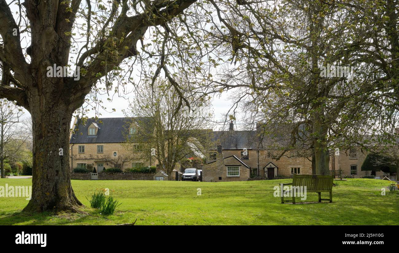 Views of Kingham Village Oxfordshire Stock Photo - Alamy