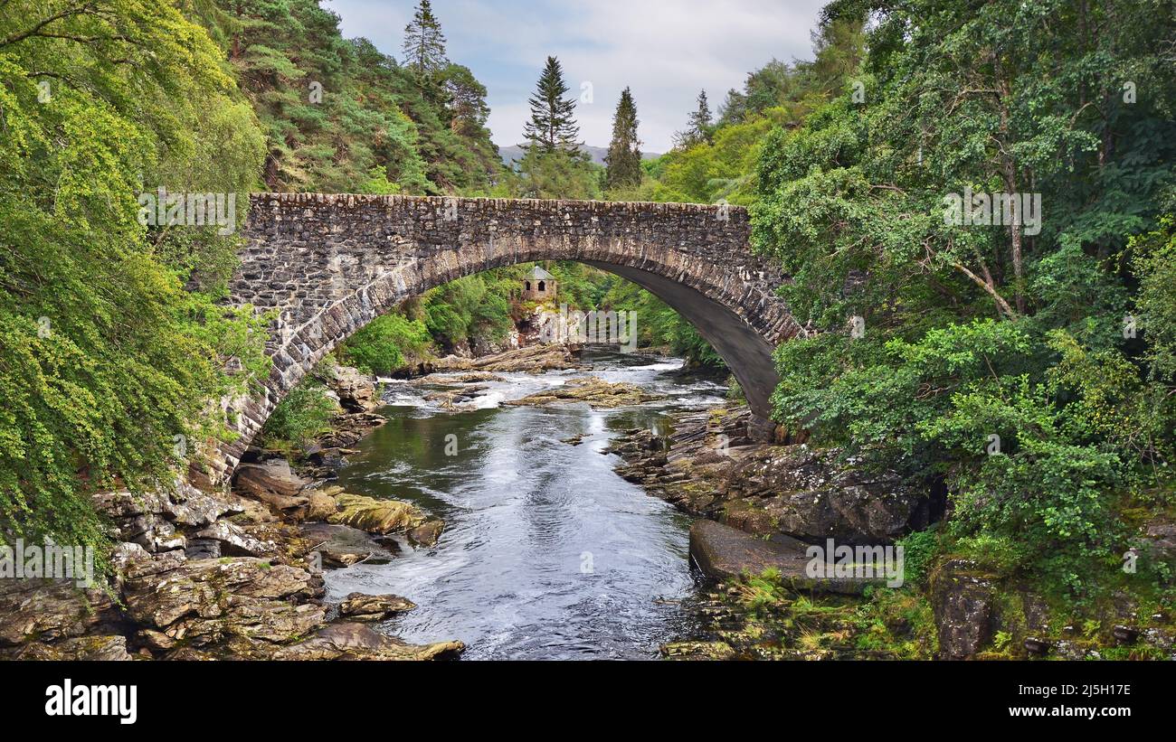 INVERMORISTON BRIDGE AND FALLS Stock Photo - Alamy