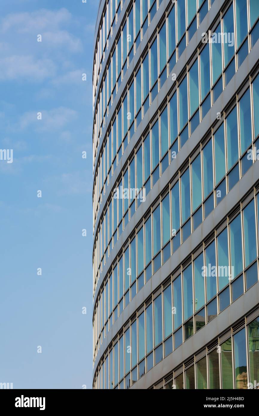 Reflections off window hi-res stock photography and images - Alamy