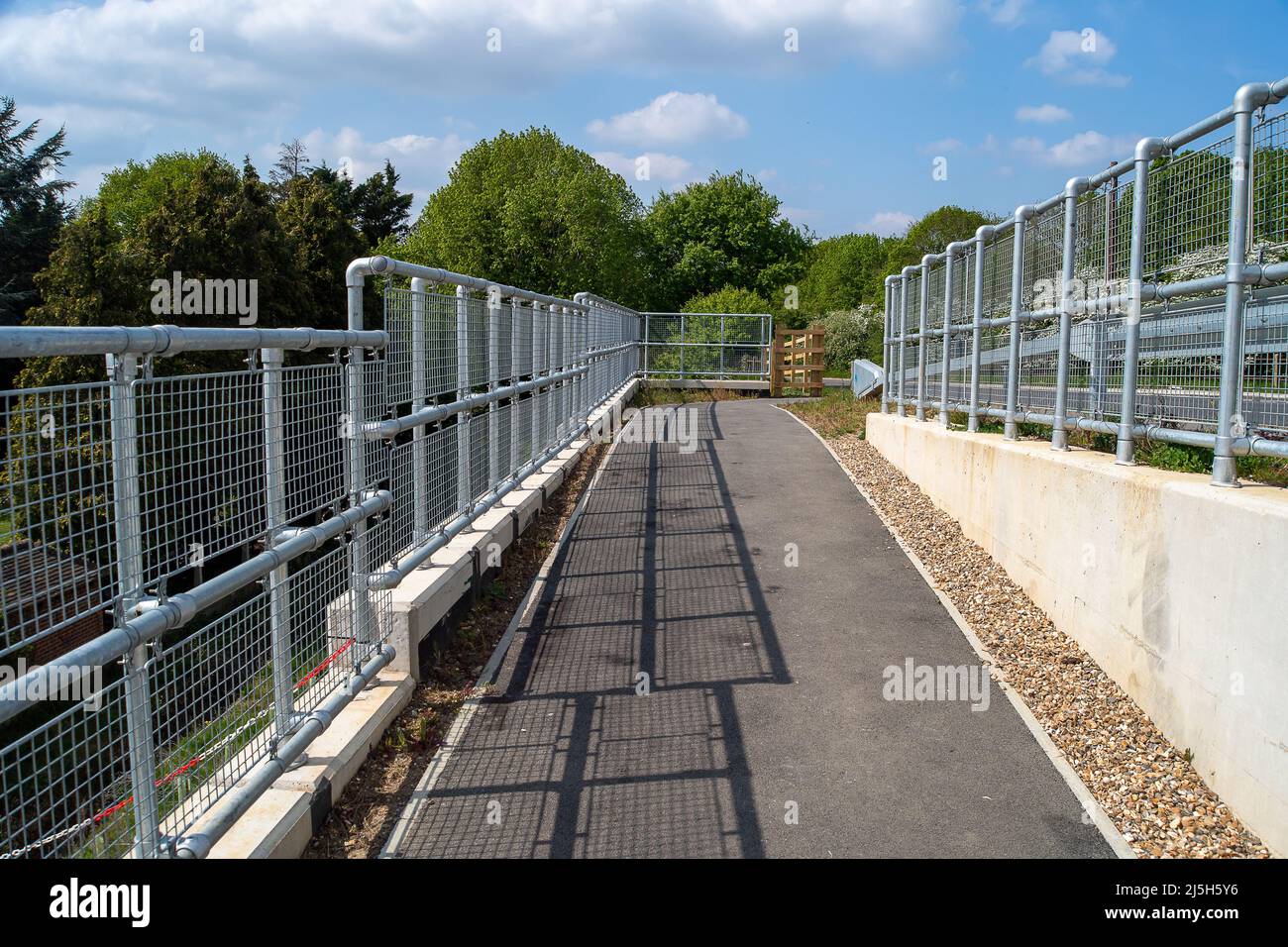 Dorney Reach, Buckinghamshire, UK. 23rd April, 2022. The pretty village ...