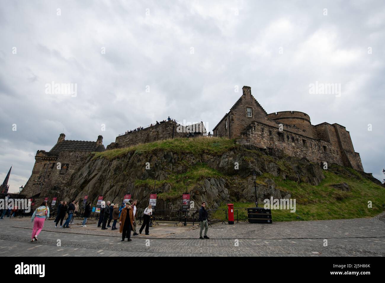 Congregating church hi-res stock photography and images - Alamy