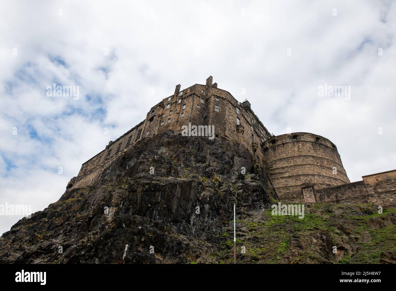 Walls edinburgh castle hi-res stock photography and images - Alamy