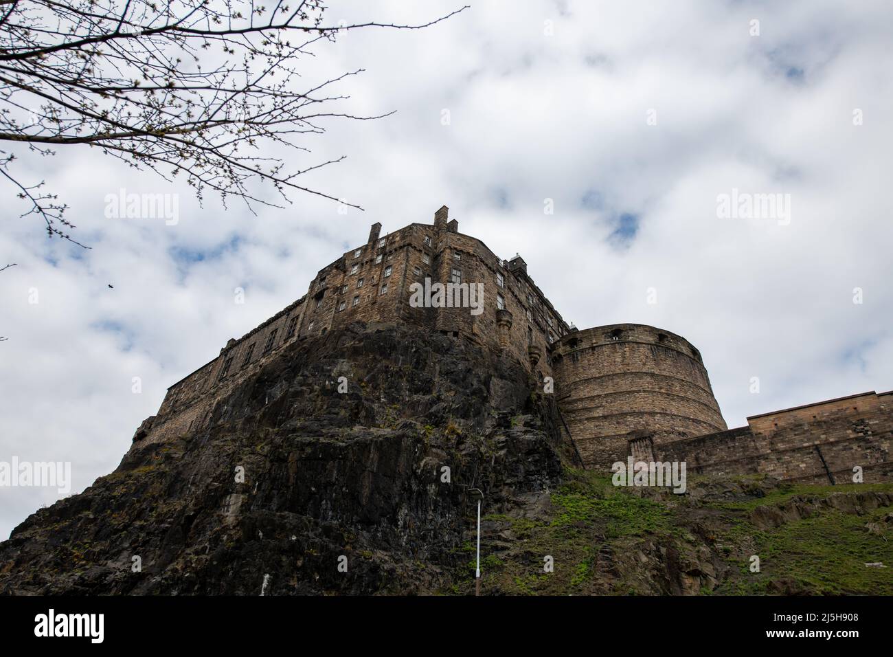 Walls edinburgh castle hi-res stock photography and images - Alamy