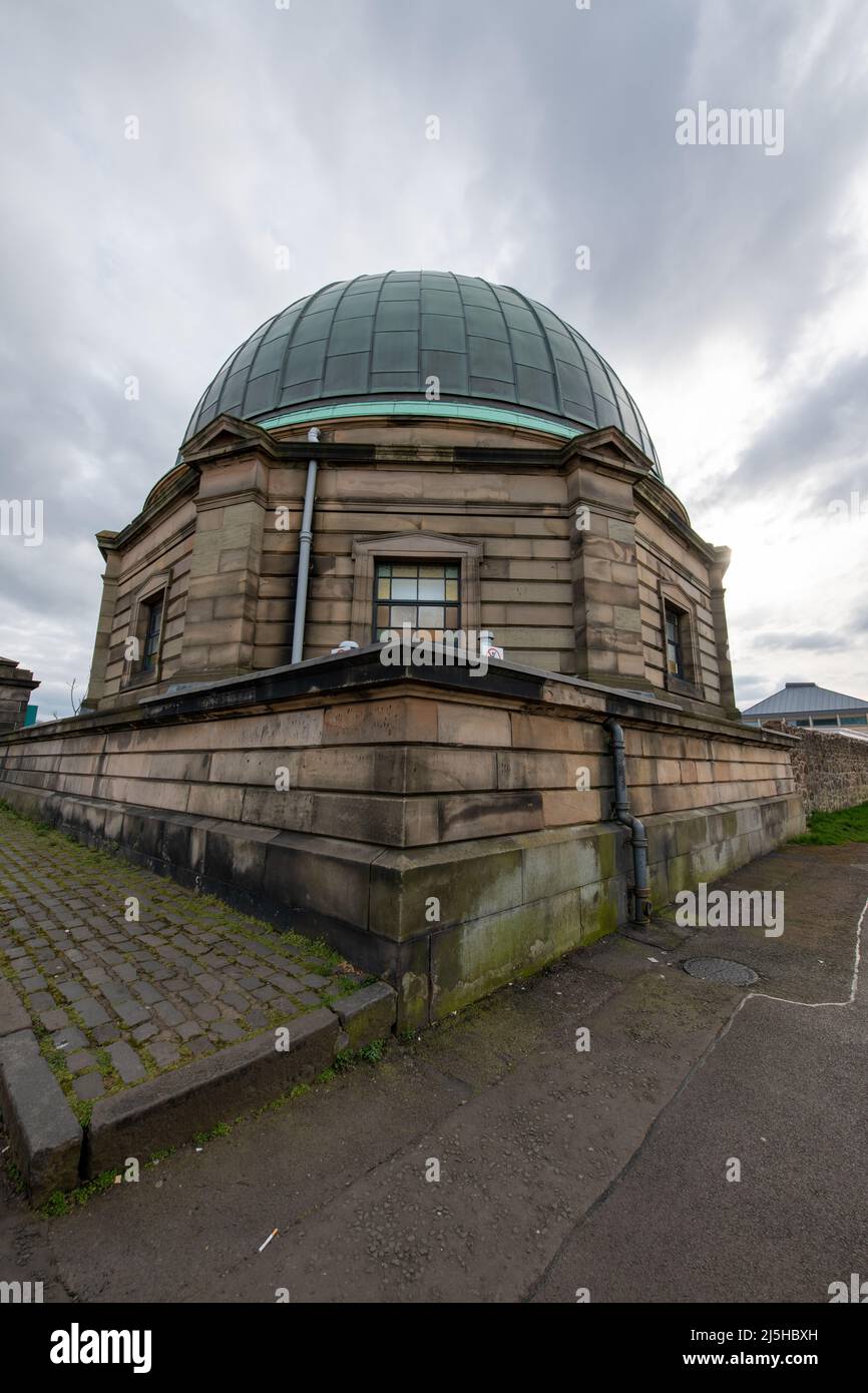 Old city observatory edinburgh dome hi-res stock photography and images ...