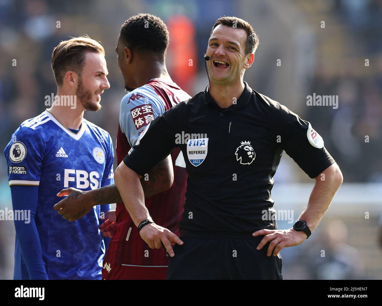 Andy madley referee 2022 hi-res stock photography and images - Alamy