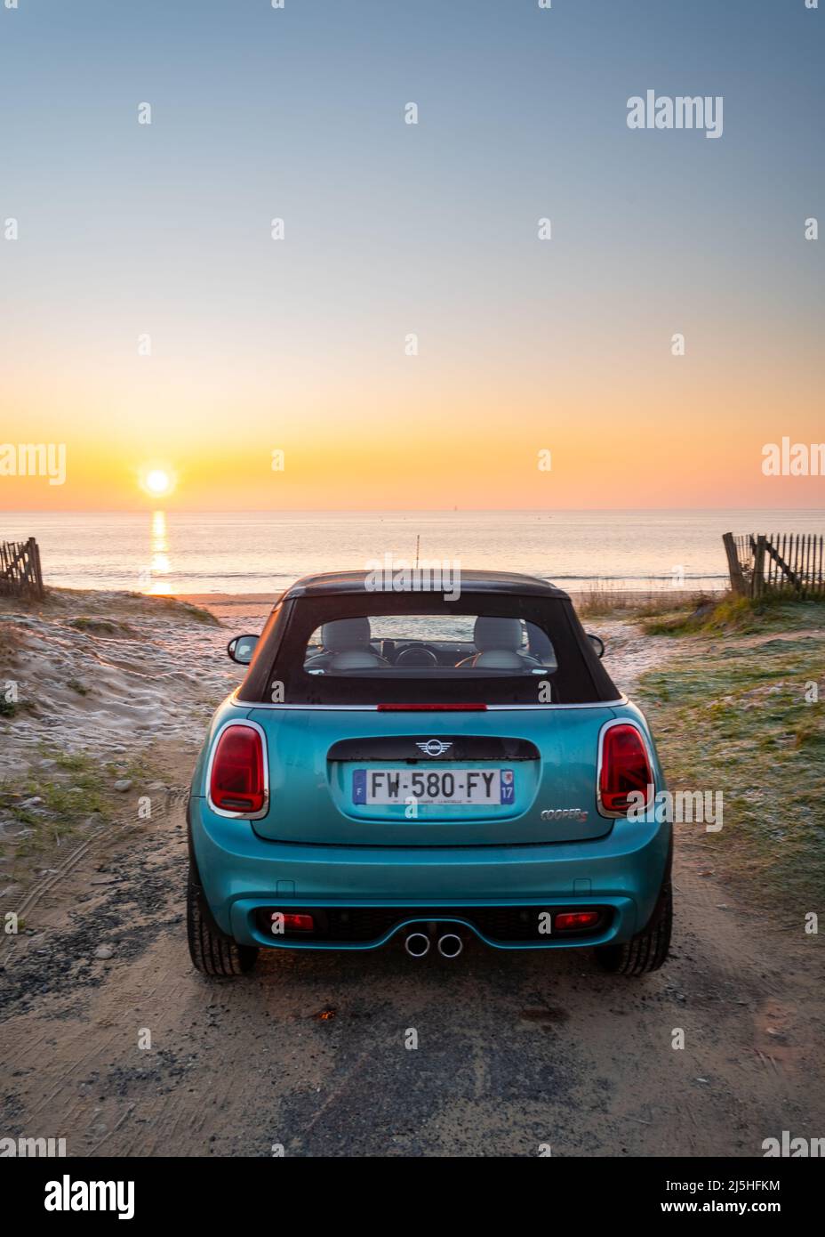 Car sunset model hi-res stock photography and images - Alamy