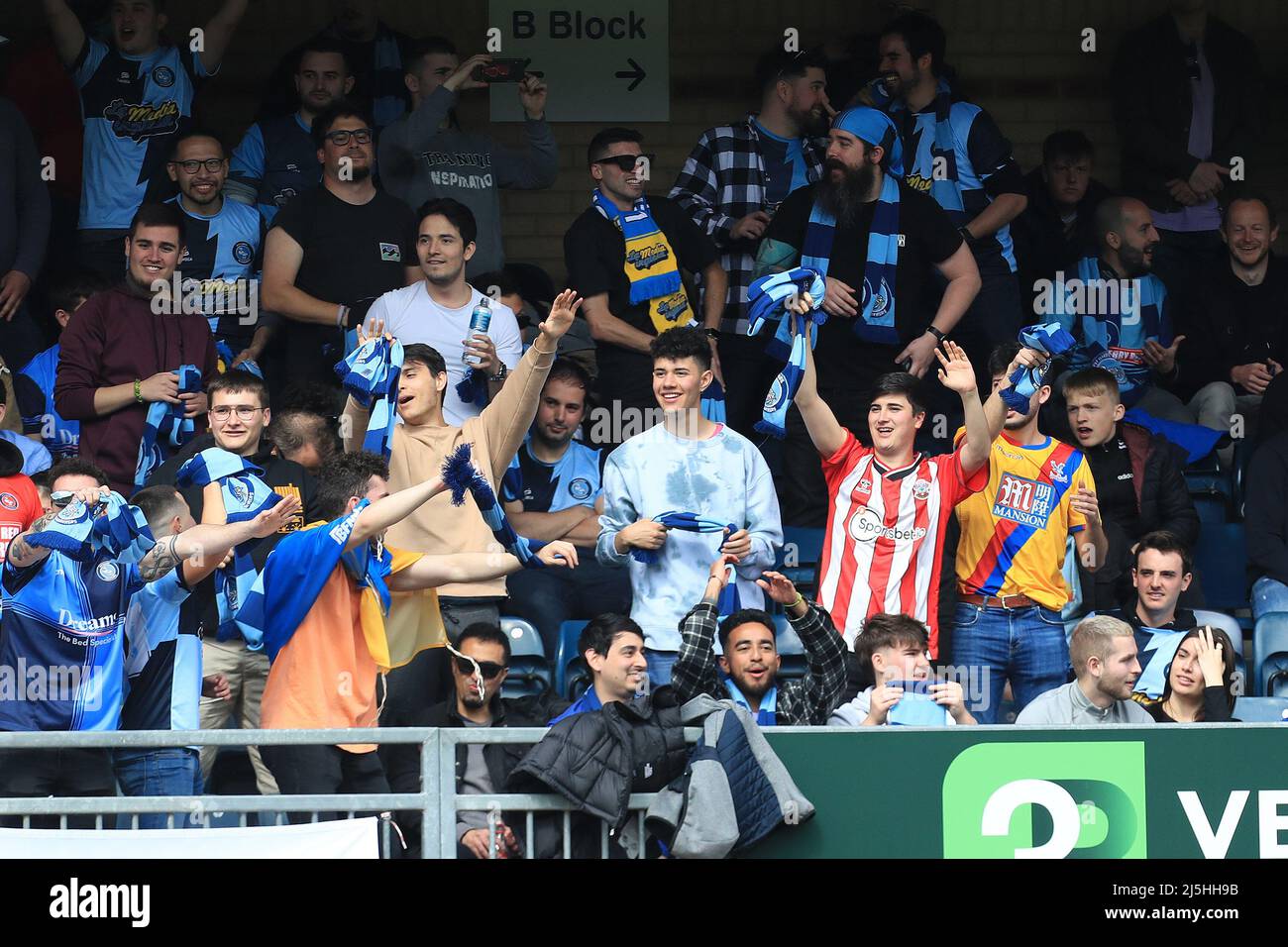 Wycombe wanderers fans hi-res stock photography and images - Alamy