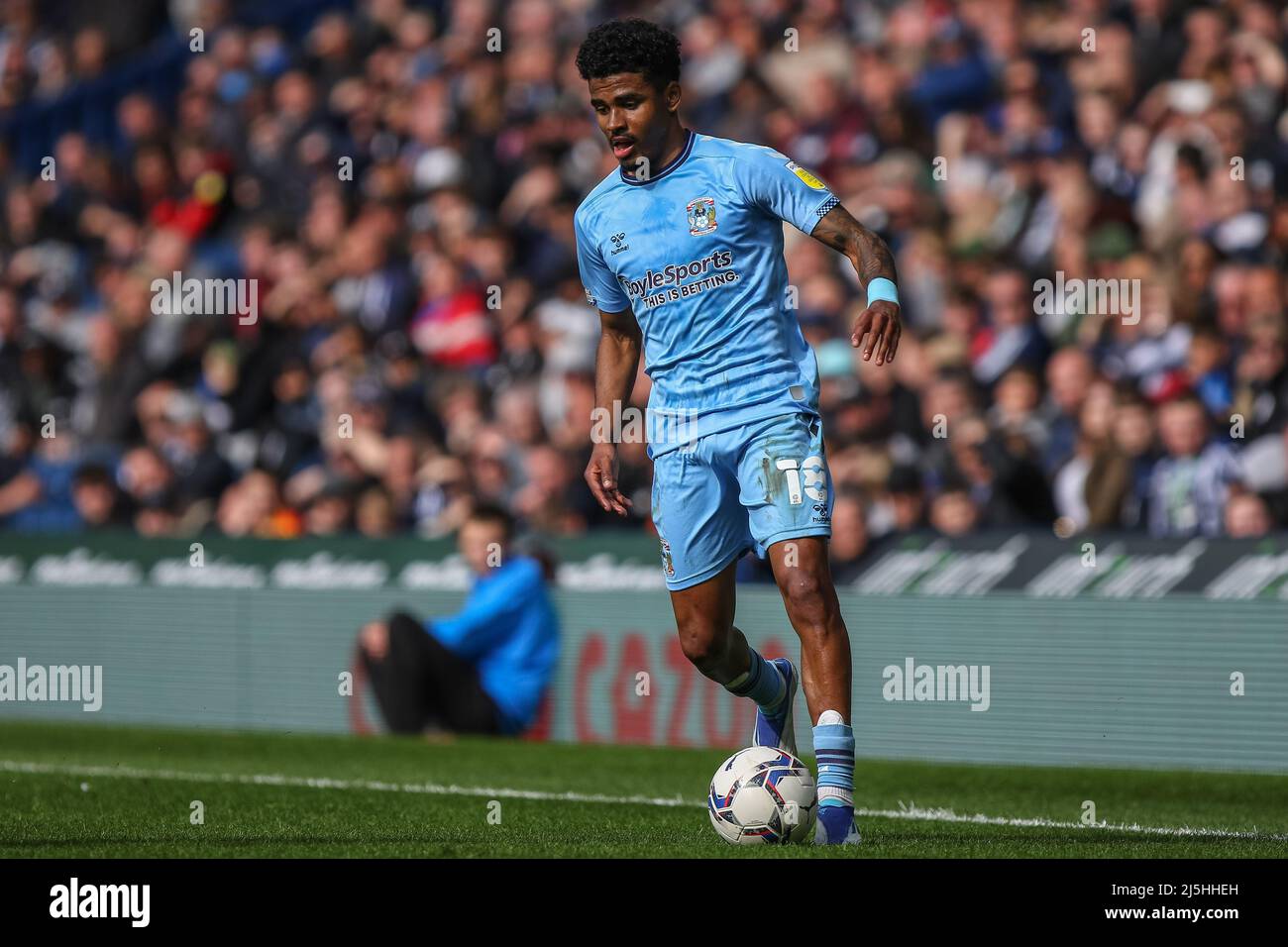 Ian Maatsen #18 of Coventry City controls the ball Stock Photo - Alamy
