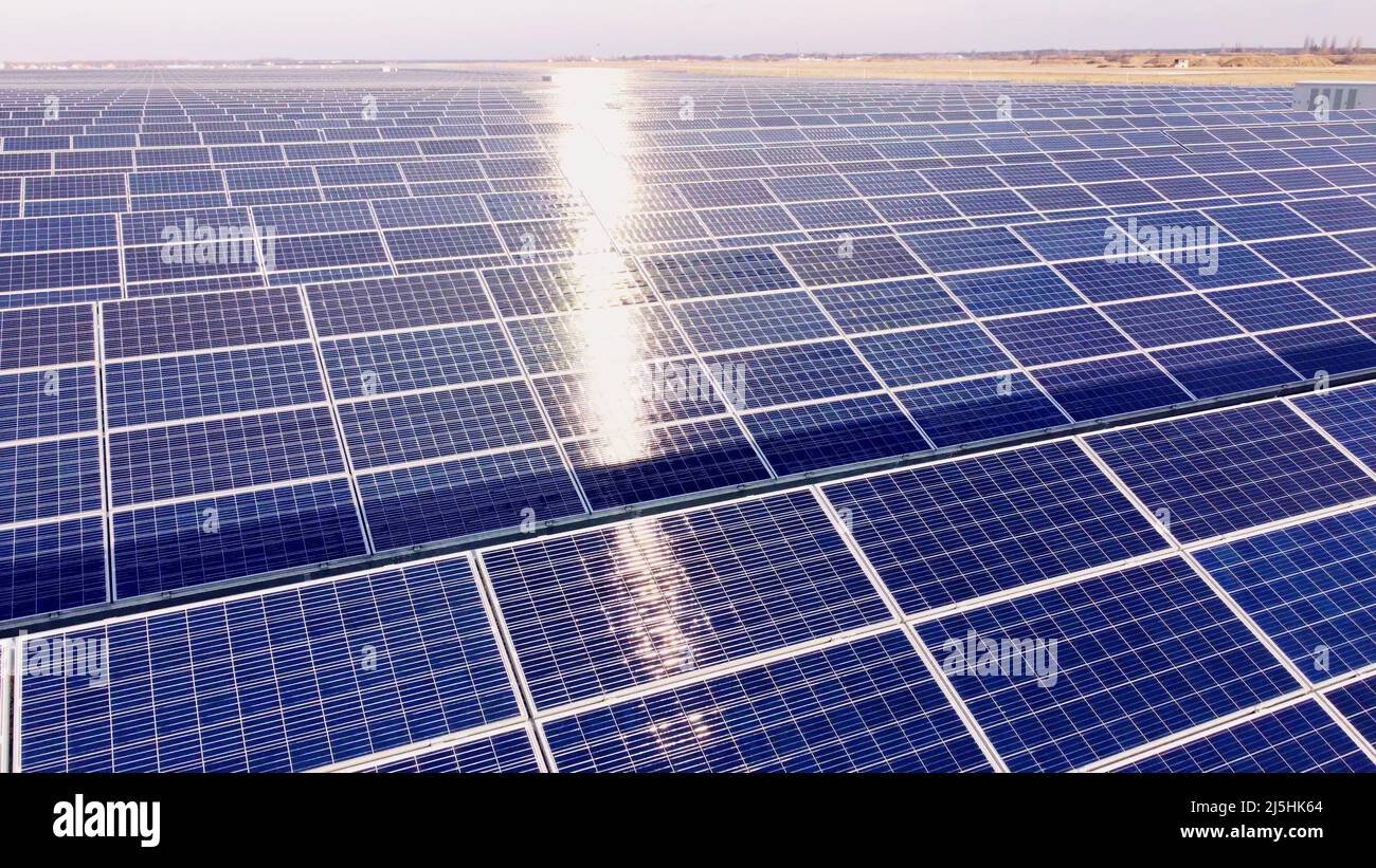 Solar panels sun glare hi-res stock photography and images - Alamy