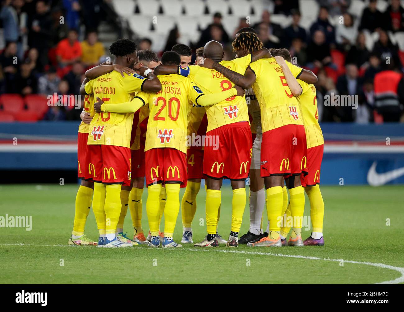 Players of Lens during the French championship Ligue 1 football match ...