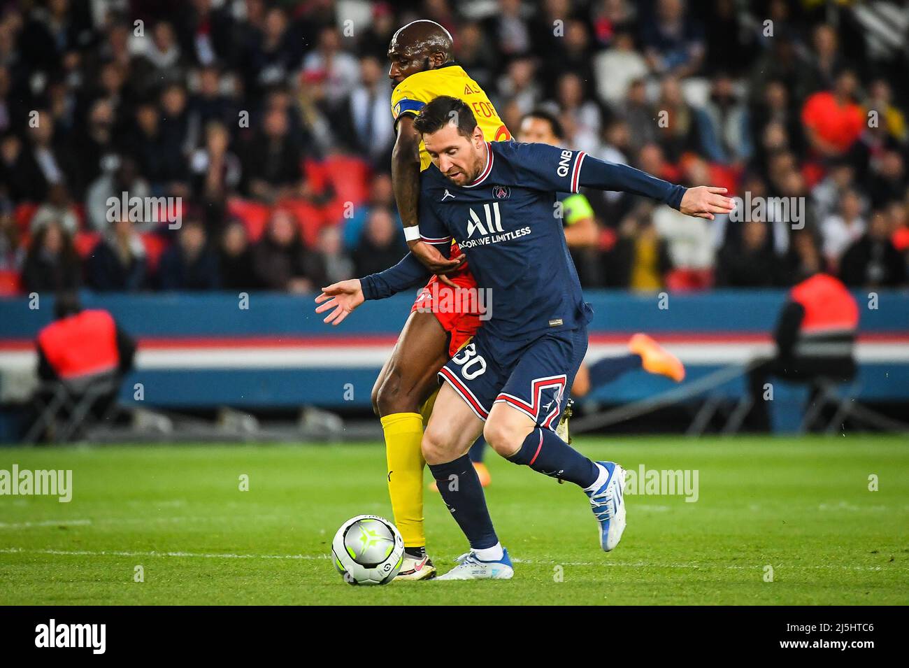 Seko FOFANA of Lens and Lionel (Leo) MESSI of PSG during the French championship Ligue 1 ...