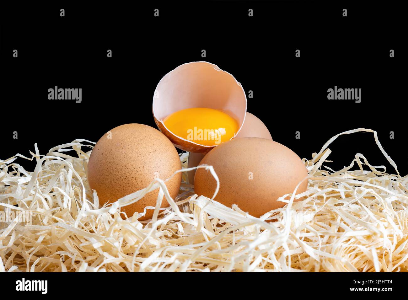 Straw bed hi-res stock photography and images - Alamy