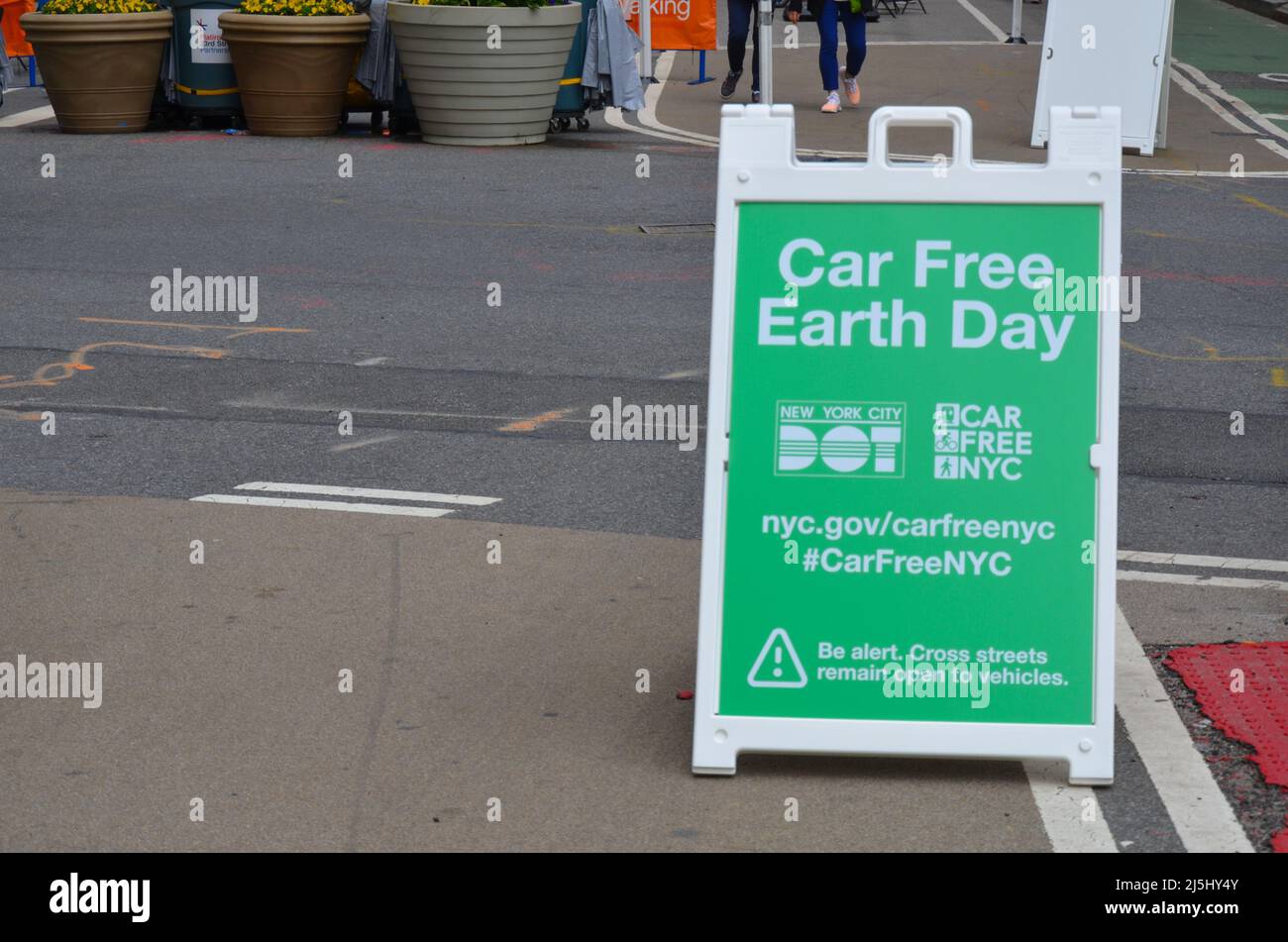 Car free earth day hi-res stock photography and images - Alamy