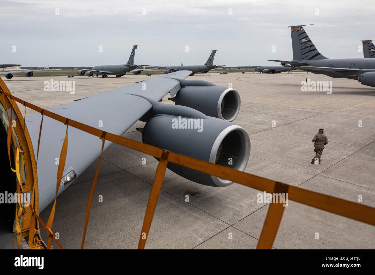 U.S. Air Force Airmen with the New Jersey Air National Guard's 108th ...
