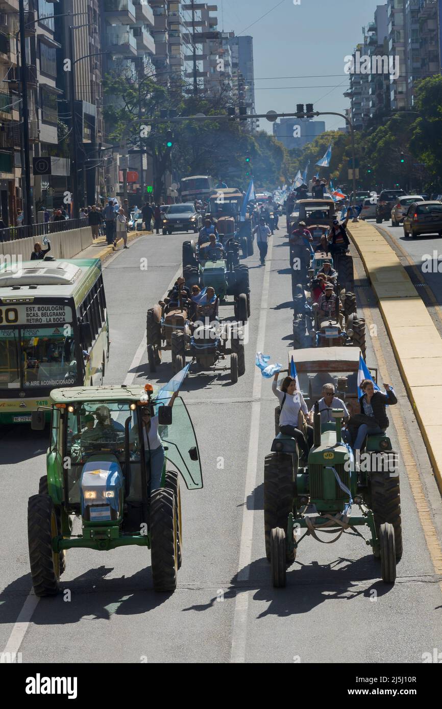 Reunión del tractor hi-res stock photography and images - Alamy