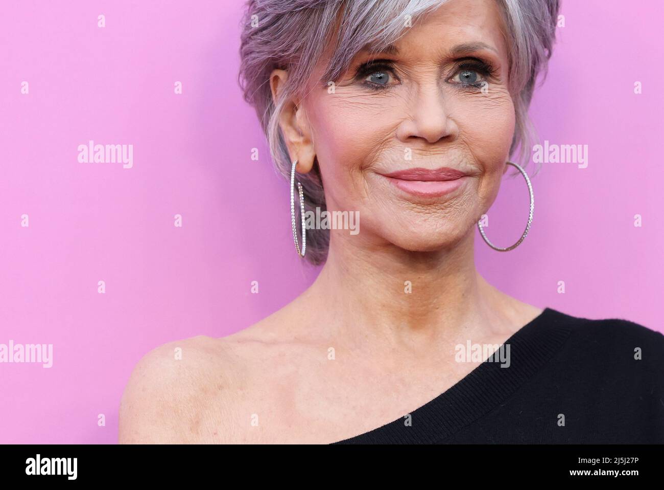 Grace and frankie jane fonda hi-res stock photography and images - Alamy