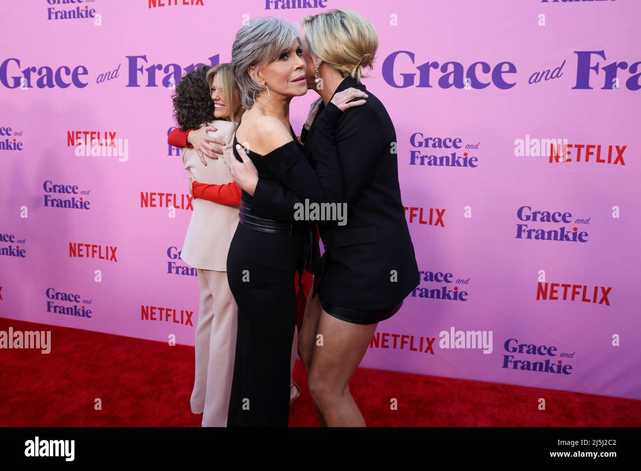 Grace and frankie june diane raphael hi-res stock photography and ...