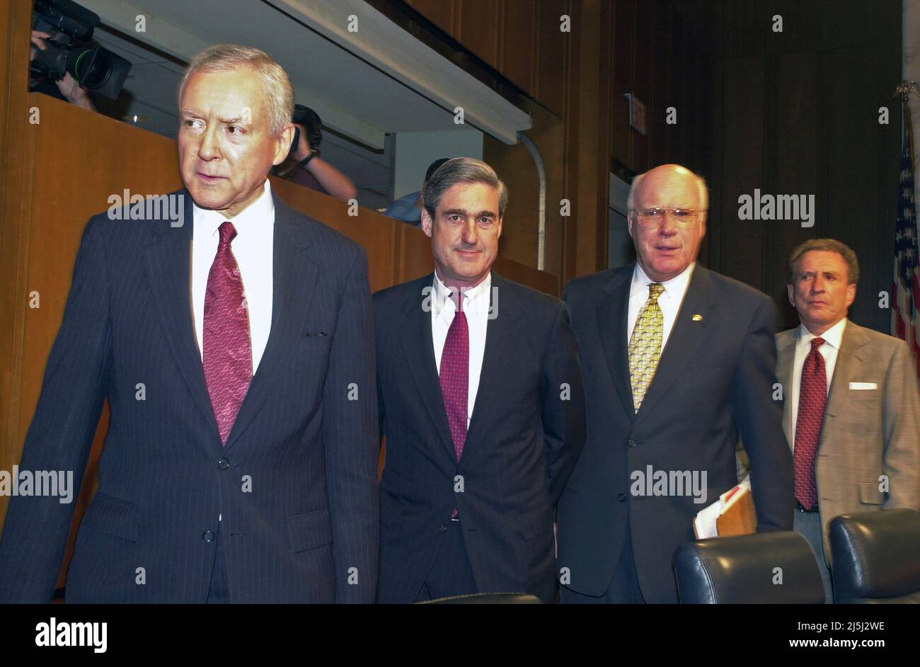 Fbi director robert s mueller iii hi-res stock photography and images ...