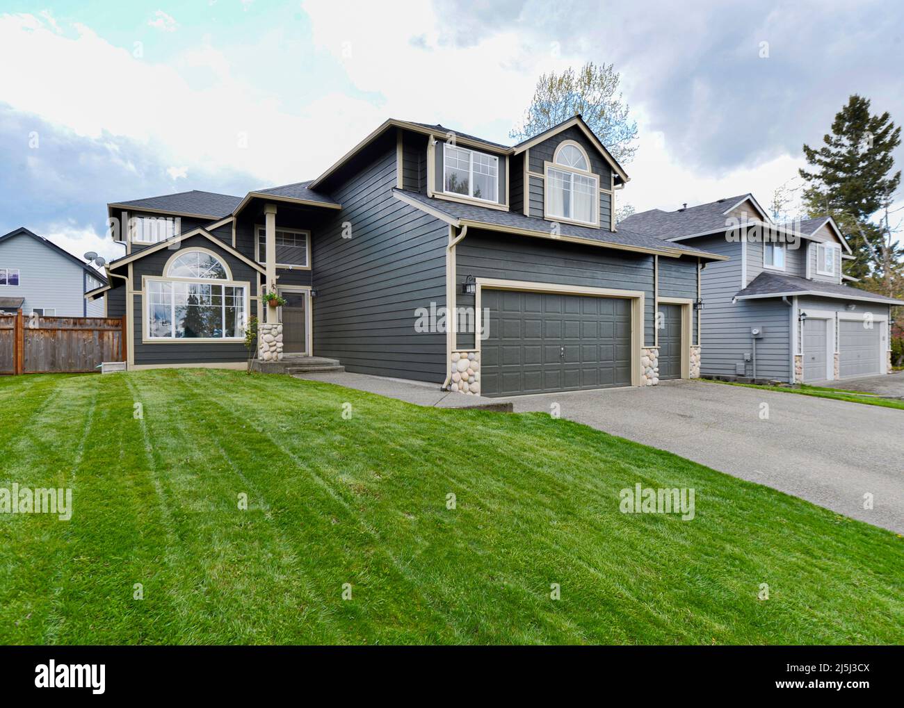 Residential exterior design hi-res stock photography and images - Alamy