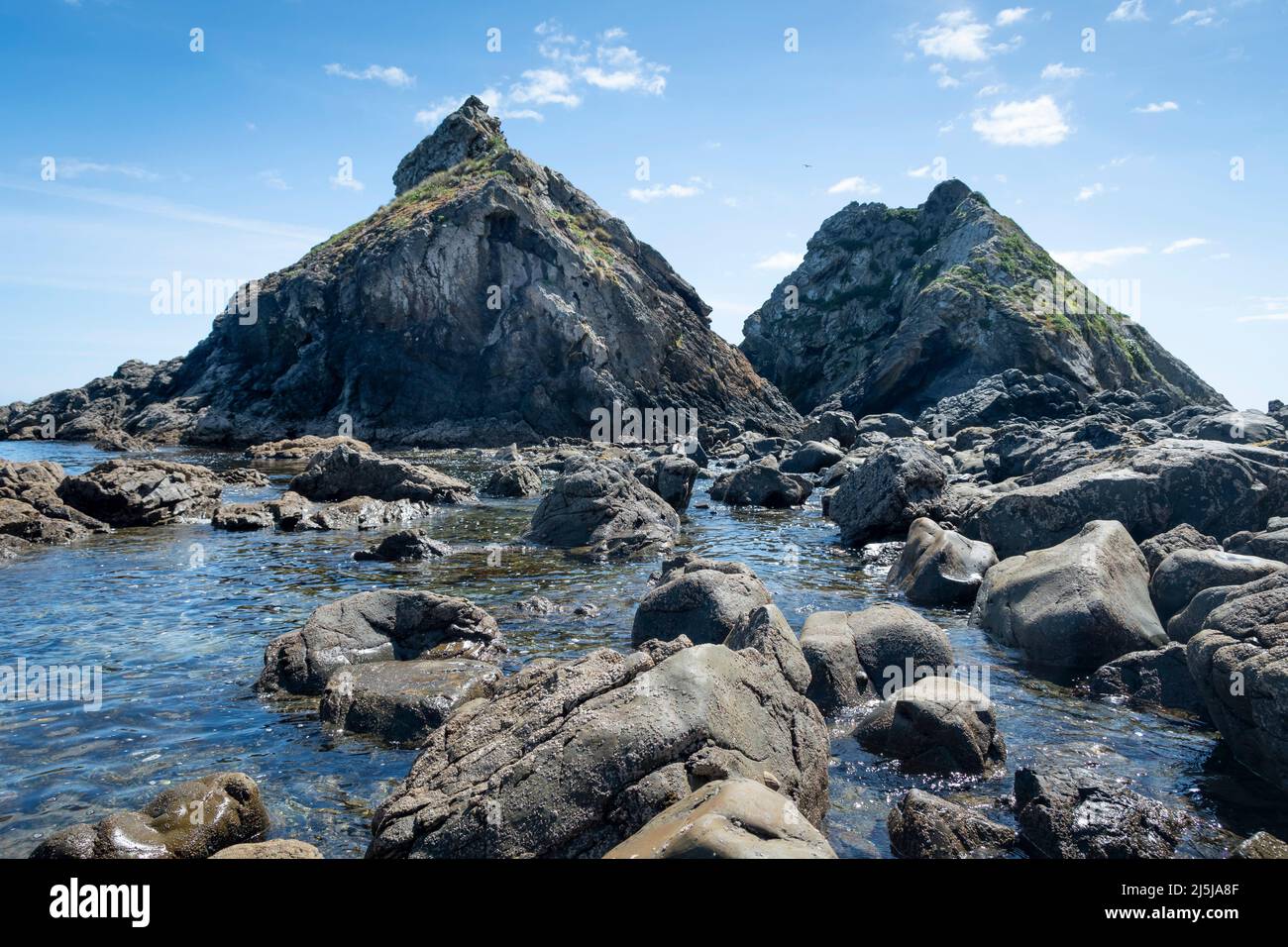 Large rocks in sea, Wairaka Point, Pukerua Bay, Porirua, Wellington ...