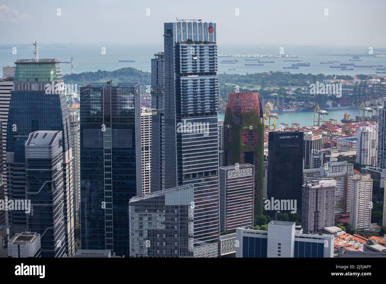 Aerial guoco tower downtown singapore hi-res stock photography and ...